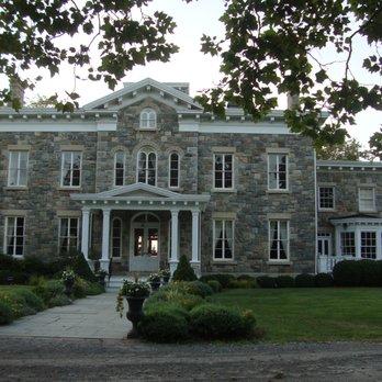 BRECKNOCK HALL - Updated July 2025 - 1 Brecknock Rd, Greenport, New ...