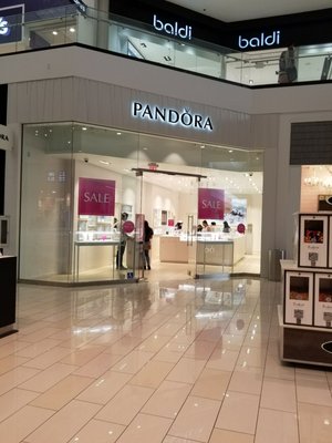 PANDORA - 18 Photos & 39 Reviews - 100 W Broadway, Glendale, California ...