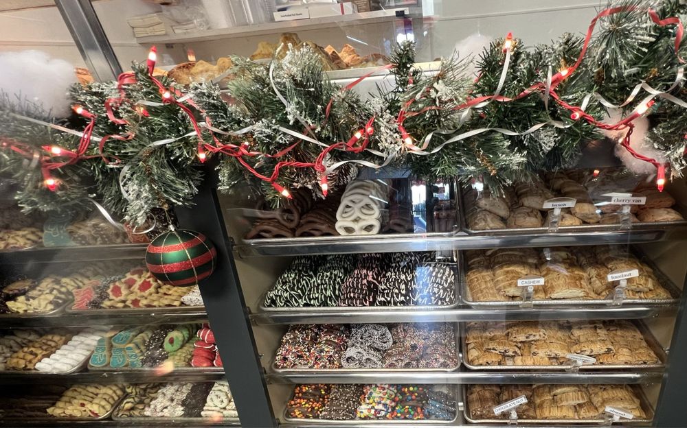 AVERSA’S ITALIAN BAKERY - 30 Photos & 28 Reviews - 9309 Ventnor Ave ...