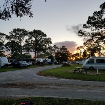 ROAD RUNNER TRAVEL RESORT - Updated December 2025 - 98 Photos & 11 ...