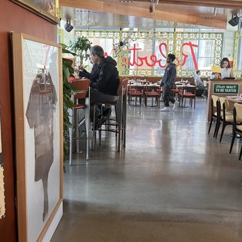 ROBERTA’S - Updated October 2025 - 131 Photos & 39 Reviews - 1 ...