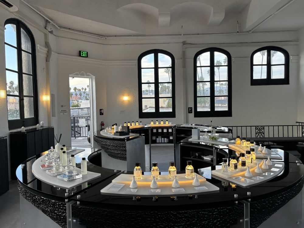 ELOREA - Updated May 2025 - 127 Photos & 43 Reviews - 3511 W 6th St ...