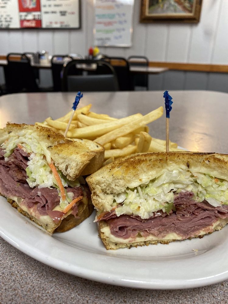 COUNTRY RANCH FAMILY RESTAURANT & ICE CREAM PARLOR - Updated July 2025 ...