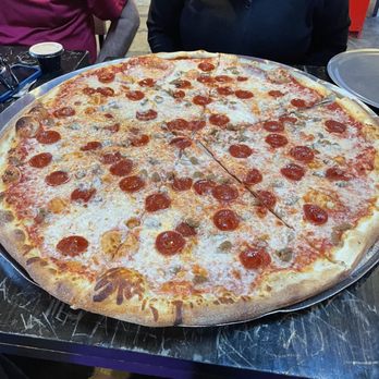 SERIOUS PIZZA - 1158 Photos & 1313 Reviews - 2807 Elm St, Dallas, Texas ...