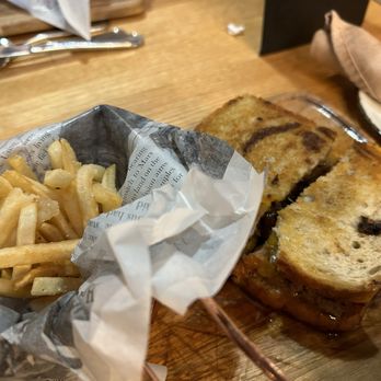 MAC’S TAP & TABLE - Updated January 2026 - 60 Photos & 33 Real Reviews - 25470 Point Lookout Rd ...