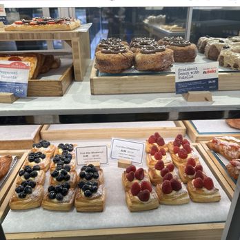 PARIS BAGUETTE - Updated June 2024 - 238 Photos & 94 Reviews - 100 W ...