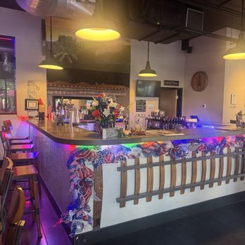 ENGINE 8 URBAN WINERY - Updated December 2025 - 467 Photos & 220 ...