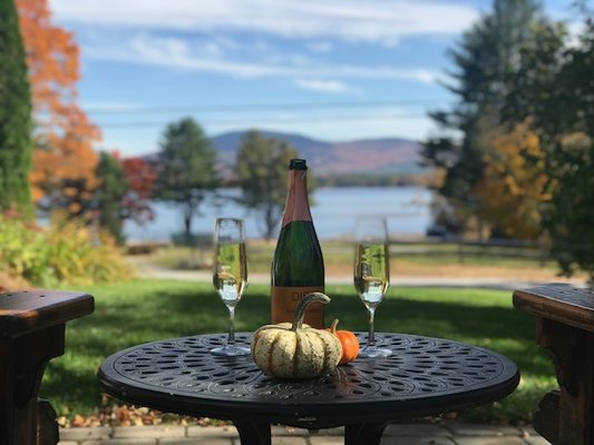 INN AT PLEASANT LAKE - Updated November 2024 - 90 Photos & 25 Reviews ...