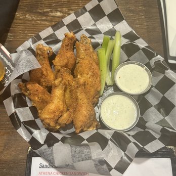 THE TALKING PINT, Riverview, Florida - 13418 Boyette Rd - Updated ...