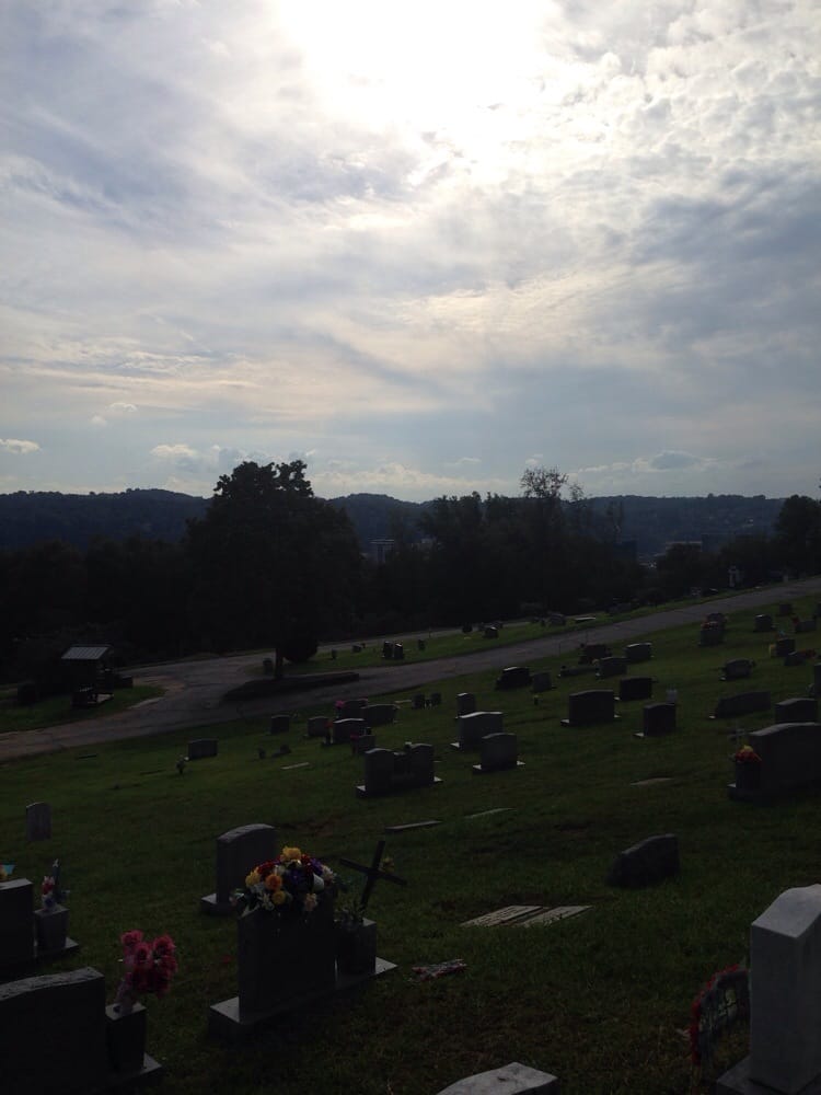 SPRING HILL CEMETARY PARK - Updated July 2025 - Farnsworth Dr ...