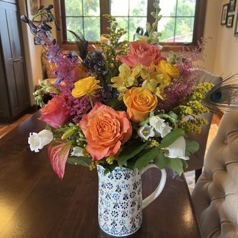 RED BARN FLOWERS AND DESIGN - Updated July 2025 - 63 Photos - 8990 NW ...
