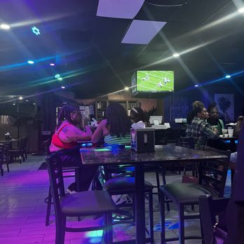 CLIFT RESTURANT & LOUNGE - Updated October 2025 - 2712 Cesery Blvd ...