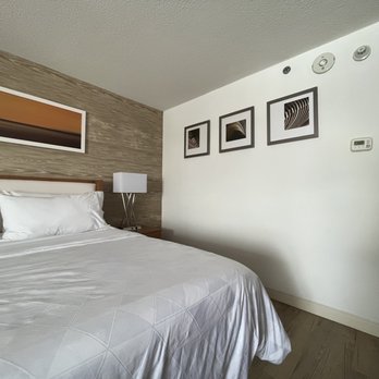 HOLIDAY INN ST LOUIS SW - ROUTE 66 - Updated December 2025 - 90 Photos ...