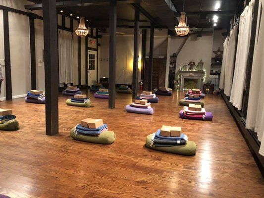 ALLUEM YOGA - Updated December 2025 - 13 Photos & 26 Reviews - 347 ...