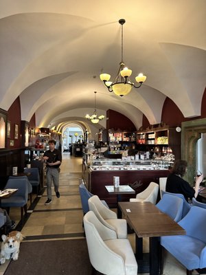 PIJALNIA CZEKOLADY E.WEDEL - Updated October 2025 - 76 Photos & 54 ...