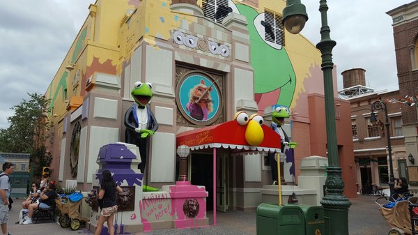 MUPPET STUDIO STUFF - Updated June 2024 - 13 Photos - Muppets Courtyard ...