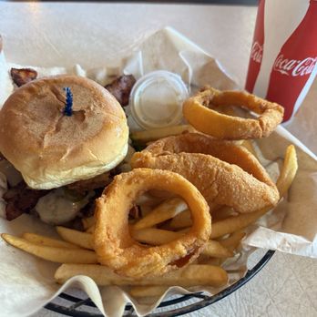 THE HITCH BURGER GRILL - RANCHO CUCAMONGA - Updated December 2025 - 225 ...