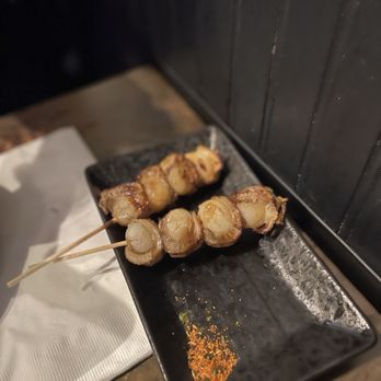 ISSIAN - Updated December 2025 - 1291 Photos & 540 Reviews - 1618 N ...