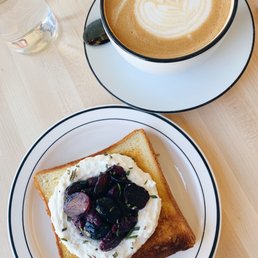 SUNDAY MOTOR CO CAFE - Updated March 2025 - 446 Photos & 190 Reviews ...