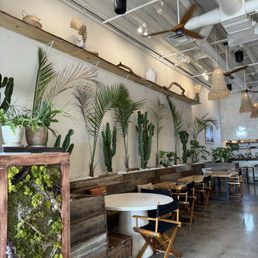 LITTLE AVALON - Updated December 2025 - 734 Photos & 378 Reviews - 9410 ...