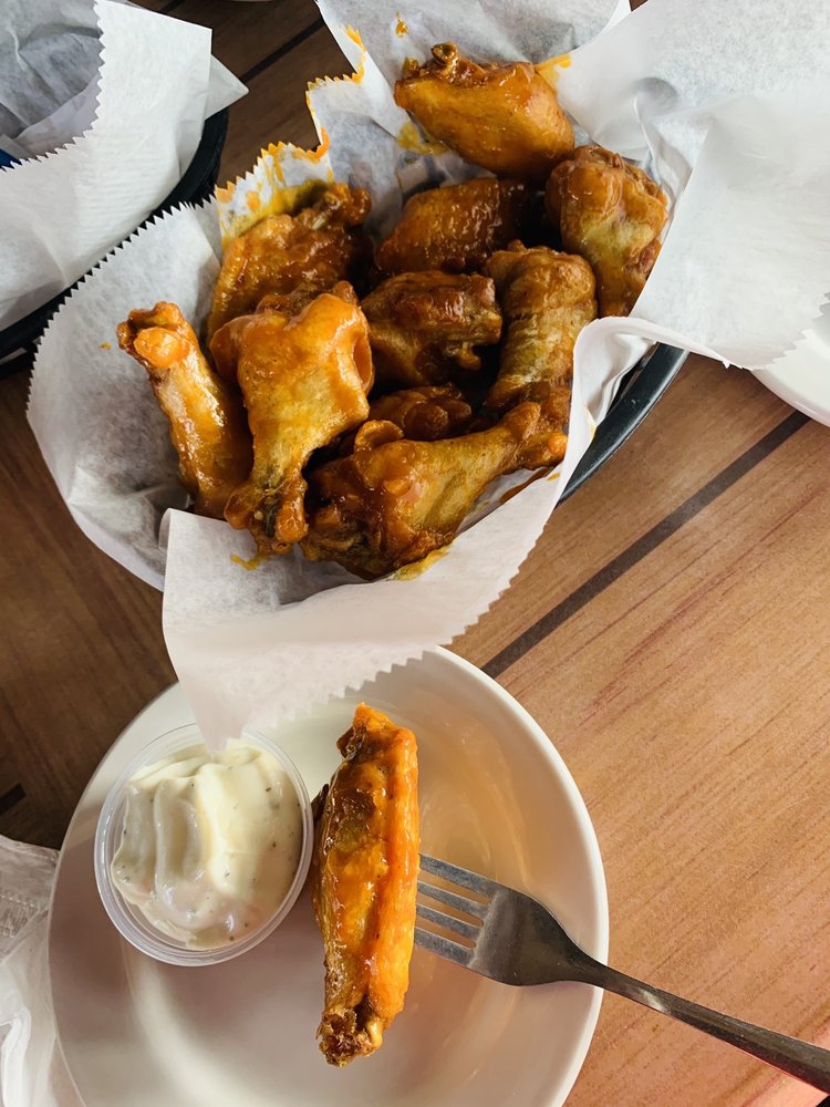 TJ’S WINGS - Updated January 2025 - 53 Photos & 153 Reviews - 550 Vance ...