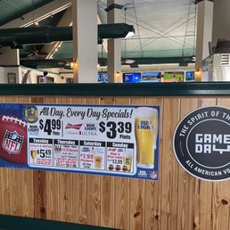 GATORS PORTSIDE - Updated July 2025 - 181 Photos & 227 Reviews - 683 ...