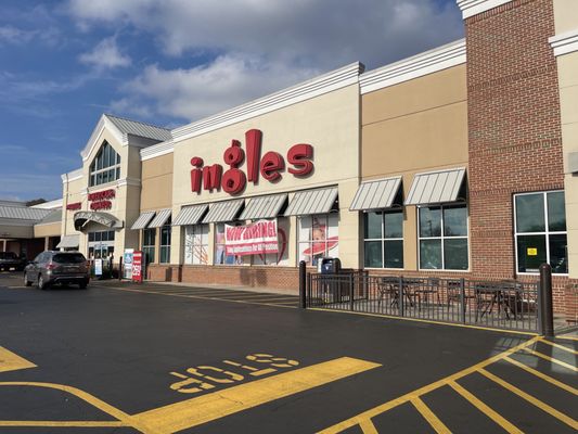 INGLES - Updated December 2025 - 51 Photos & 32 Reviews - 55 Helen Hwy ...
