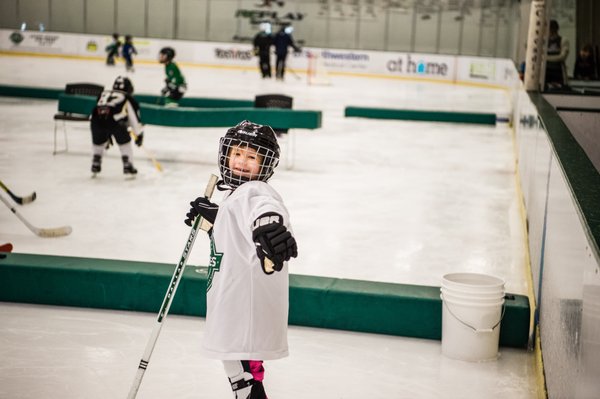 STARCENTER - Updated October 2025 - 19 Photos - 2601 Avenue Of The ...