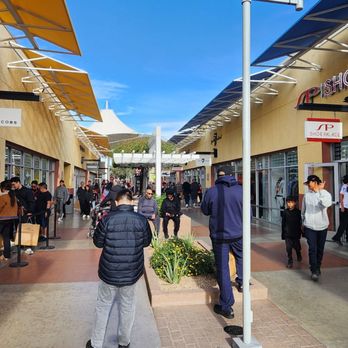LAS VEGAS NORTH PREMIUM OUTLETS - Updated April 2025 - 1008 Photos ...