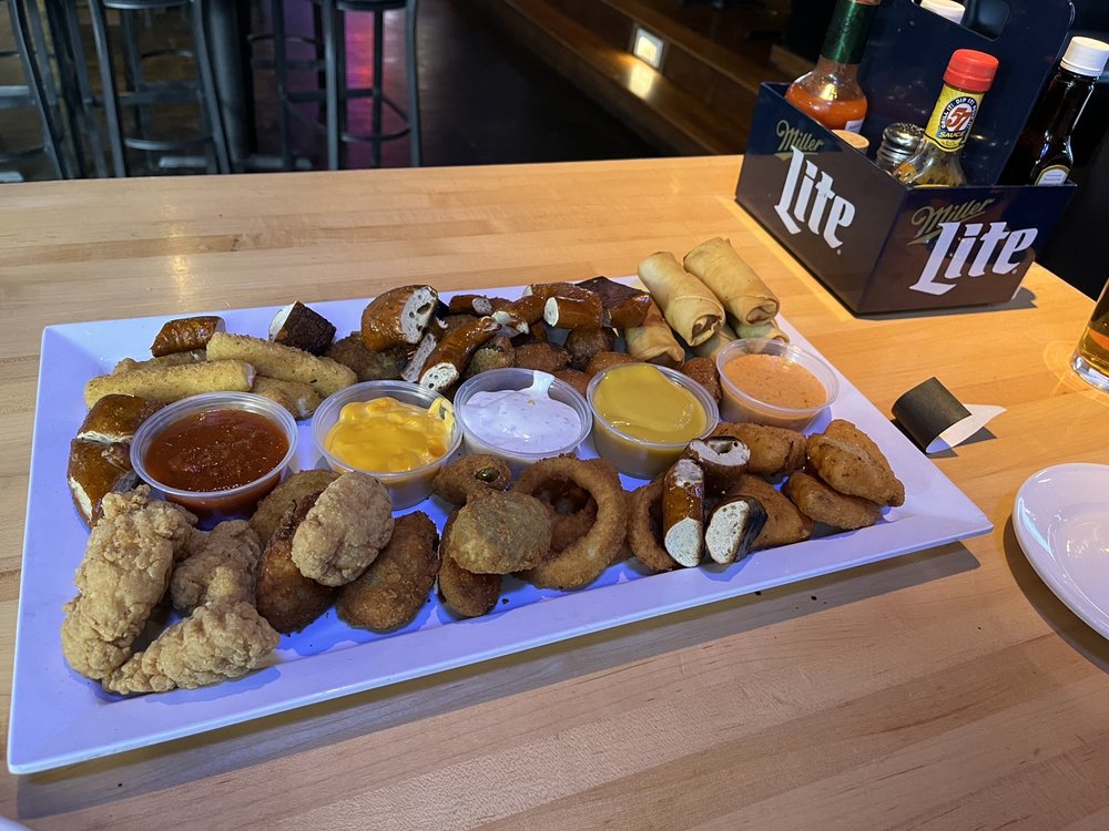 AMERICAN TAP PUB & EATERY - Updated May 2024 - 48 Photos & 101 Reviews ...