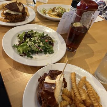 FRETBOARD BREWING & PUBLIC HOUSE - Updated August 2025 - 137 Photos ...