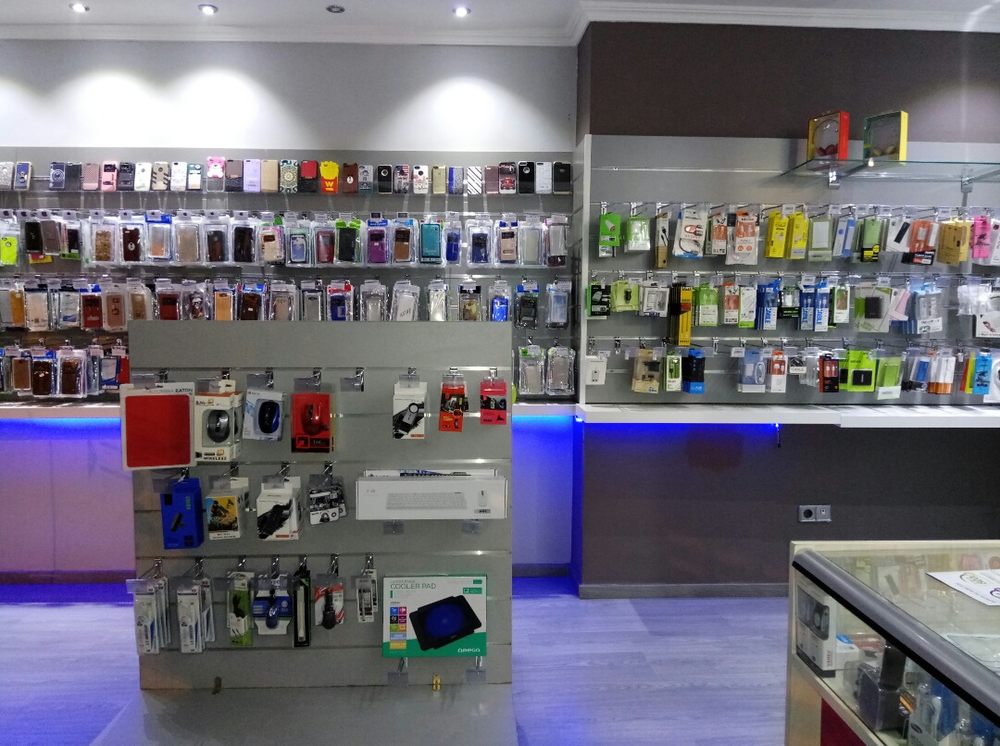 COVERS & MOBIL - Updated April 2025 - Carrer Constitucio, 190 ...