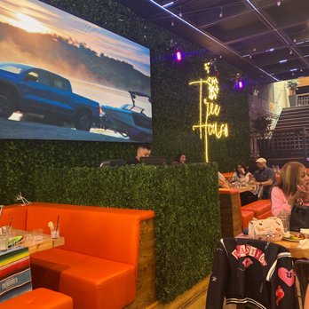 TREE HOUSE CHICAGO - Updated December 2024 - 120 Photos & 89 Reviews ...