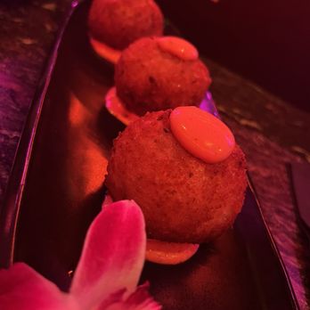 BOSKÉ - Updated May 2025 - 147 Photos & 51 Reviews - 2843 Steinway St ...