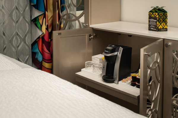 STAYPINEAPPLE, AN ARTFUL HOTEL, MIDTOWN - Updated March 2025 - 255 ...