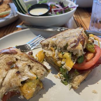 BARNYARD CRAFTHOUSE & EATERY - Updated December 2024 - 351 Photos & 412 ...