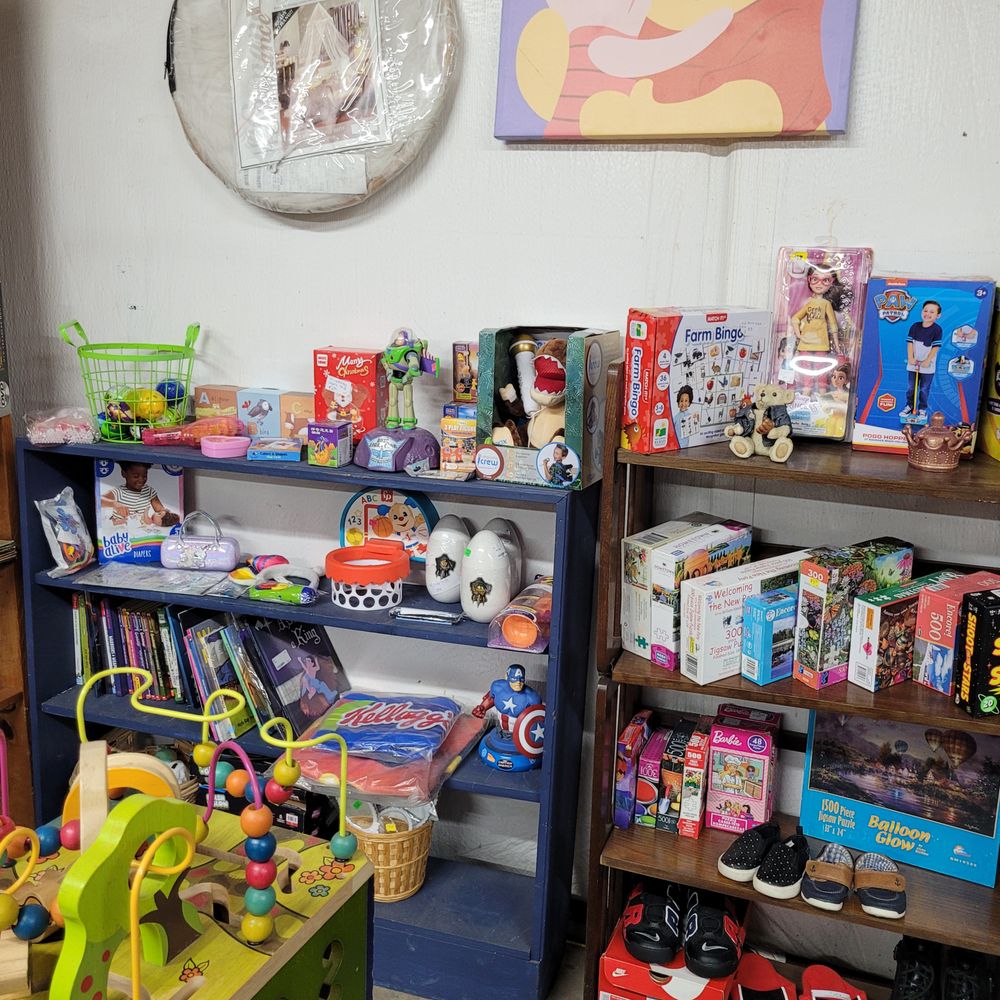 THE PACK RAT STORE - Updated July 2025 - 21 Photos - 328 Hwy 16E ...