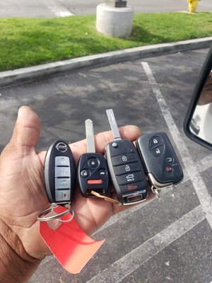 KEYMAN LOCK - Updated May 2025 - 43 Photos - 4312 S Budlong Ave, Los ...