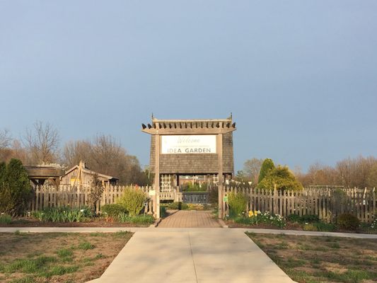 UNIVERSITY OF ILLINOIS ARBORETUM - Updated September 2025 - 185 Photos ...