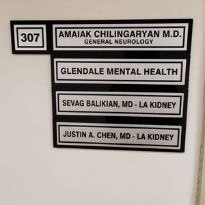 VAHE AKOPIAN, MD - Updated December 2025 - 17 Reviews - 1451 E Chevy ...