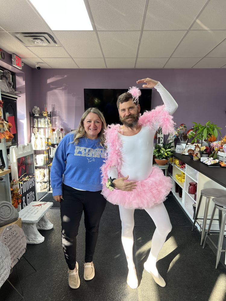 ROMULUS FLOWERS & GIFTS - Updated July 2025 - 39 Photos - 7563 Merriman ...