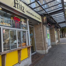 FRITZ EUROPEAN FRY HOUSE - Updated September 2024 - 905 Photos & 861 ...