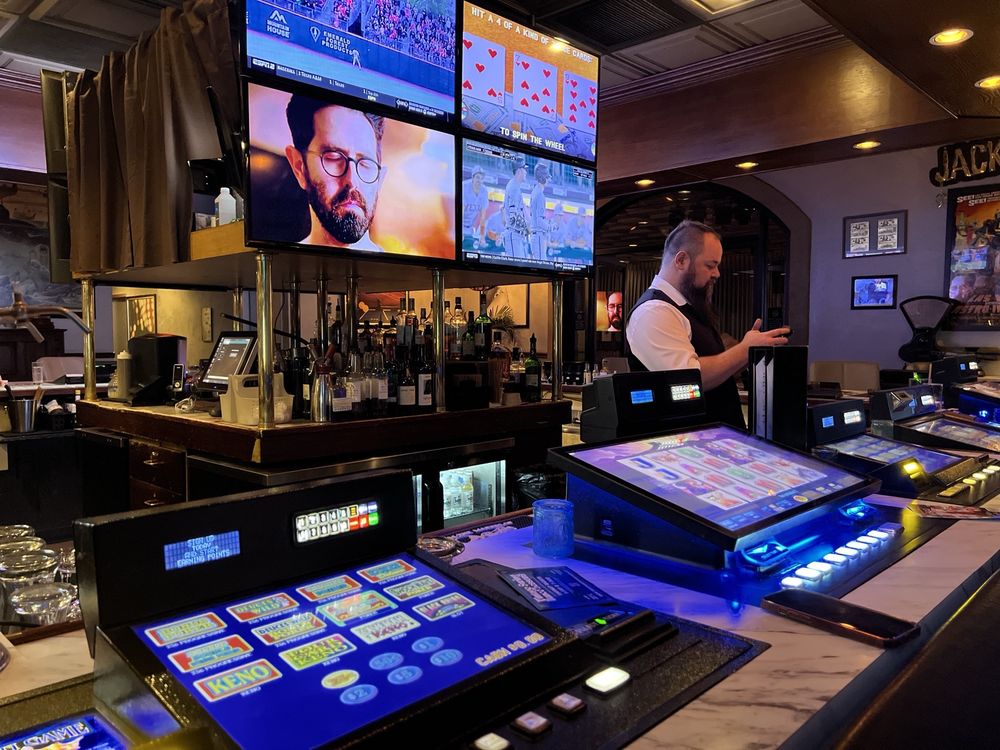 THE MINT TAVERN - Updated October 2025 - 151 Photos & 77 Reviews - 332 ...