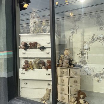 UNCOMMON OBJECTS - 835 Photos & 402 Reviews - 1602 Fortview, Austin ...