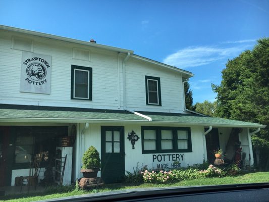 STRAWTOWN POTTERY & ANTIQUES - Updated December 2025 - 12738 Strawtown ...