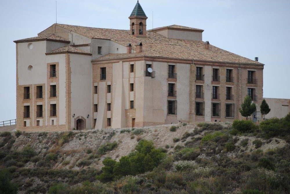 ALBERGUE SANTUARIO NUESTRA SEÑORA DE MAGALLÓN - Camino dela Virgen s/n ...