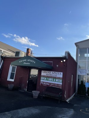 GRAND APIZZA SHORELINE - Updated October 2025 - 67 Photos & 158 Reviews ...