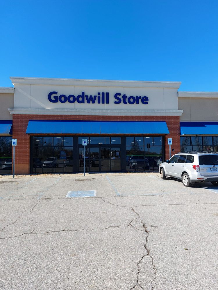 GOODWILL STORE - Updated September 2025 - 10 Photos - 17404 Carey Rd ...