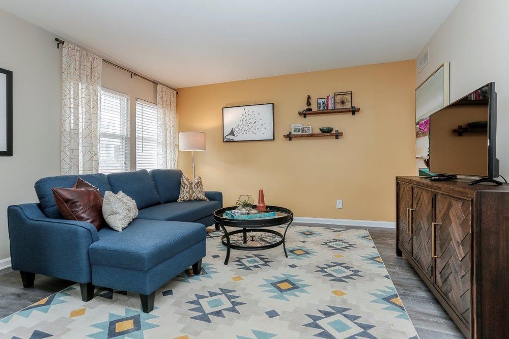 MALLARDS LANDING APARTMENT HOMES - 22 Photos - 4501 Packard Dr ...