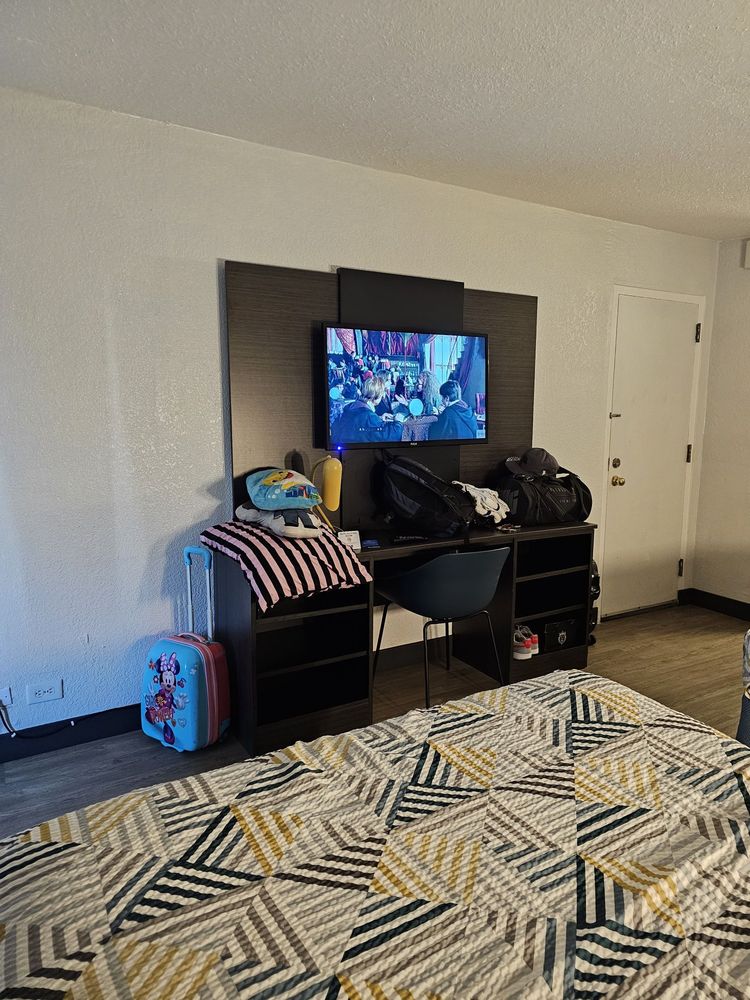 MOTEL 6 - Updated October 2025 - 53 Photos & 52 Reviews - 6172 ...